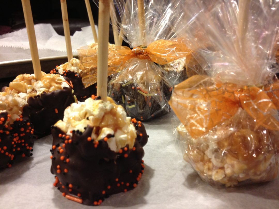 Chocolate Covered Caramel Popcorn - Cheftini