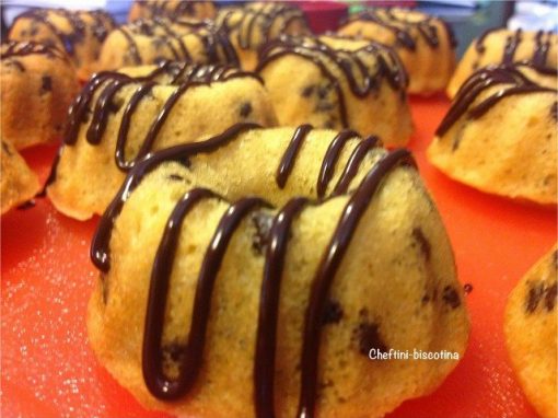 Mini Chocolate Chip Cakes - Cheftini