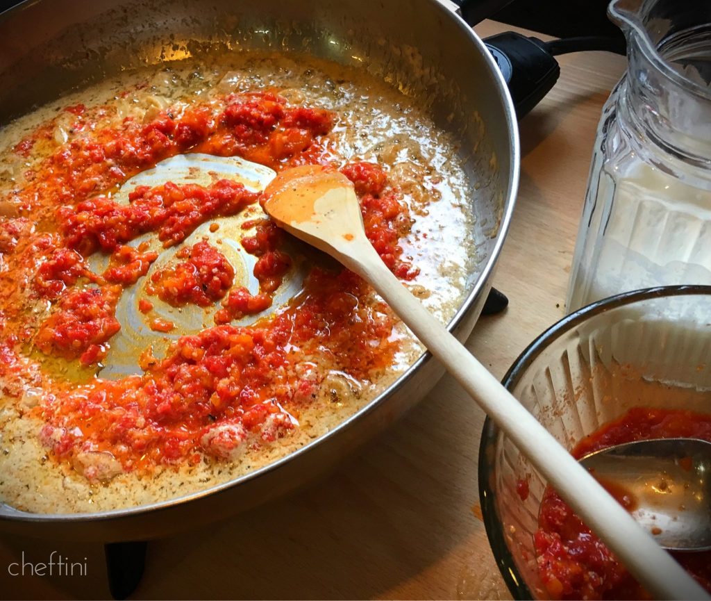 Chicken with Roasted Red Pepper Mascarpone Sauce - Cheftini